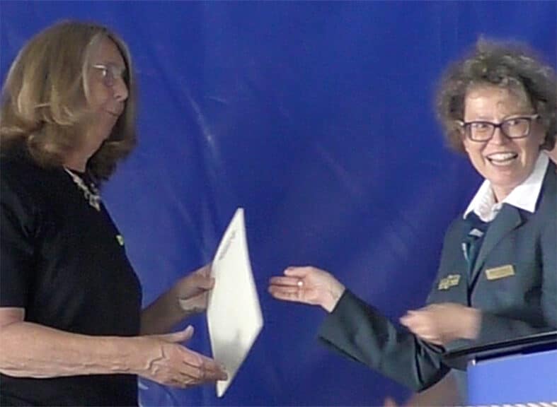 Ehrungen und ein Mammut für die Vizepräsidentin – HÖNNE-ZEITUNG ...