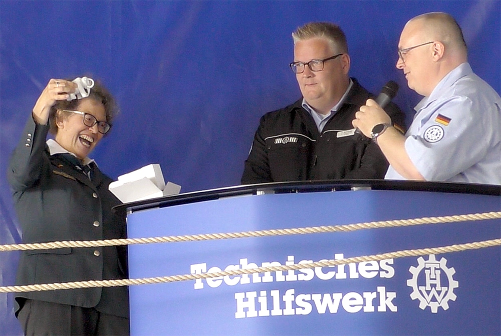 Ehrungen und ein Mammut für die Vizepräsidentin – HÖNNE-ZEITUNG ...